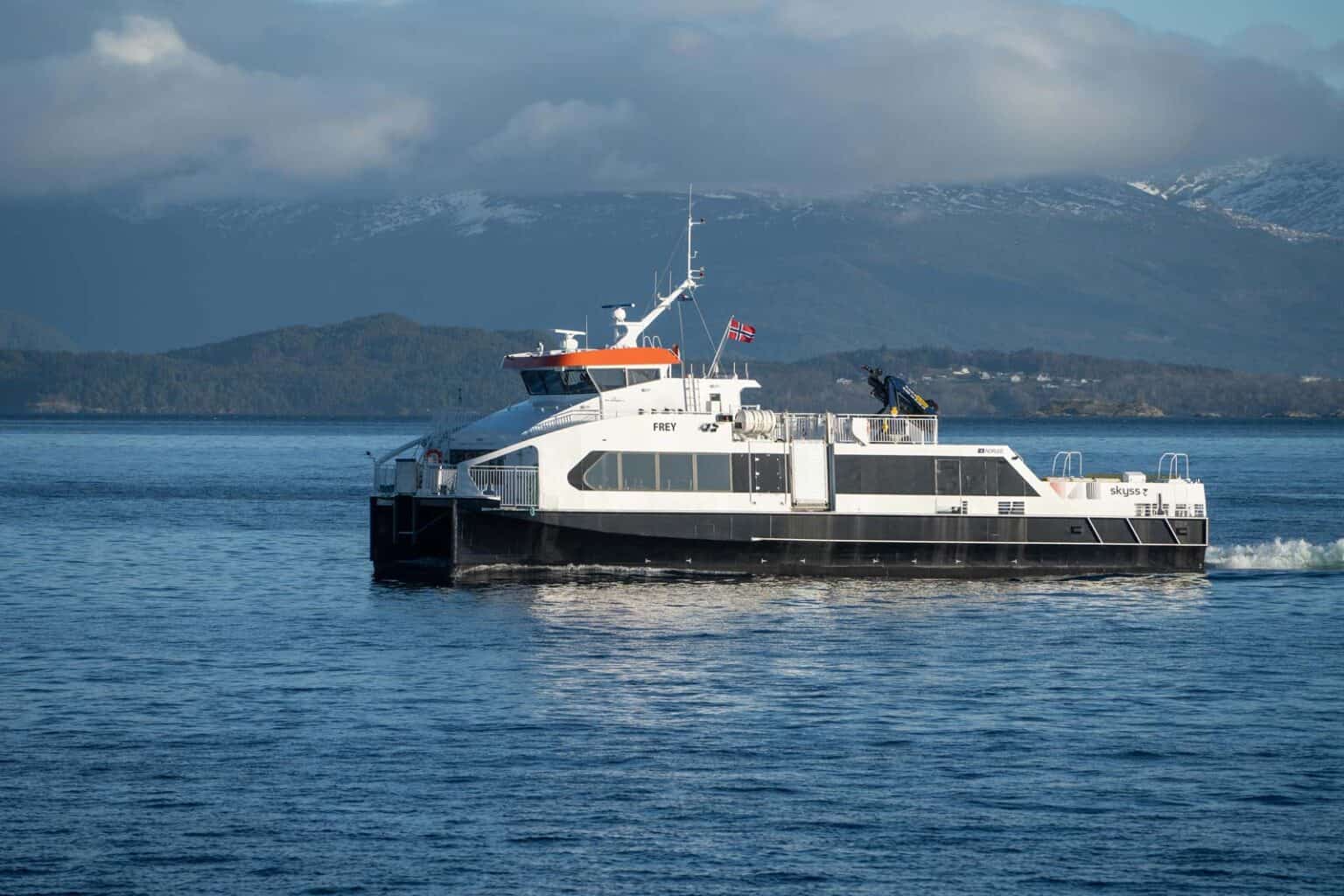 The electric ferry MF “Ampere” has now crossed the equator 6 times – Norled